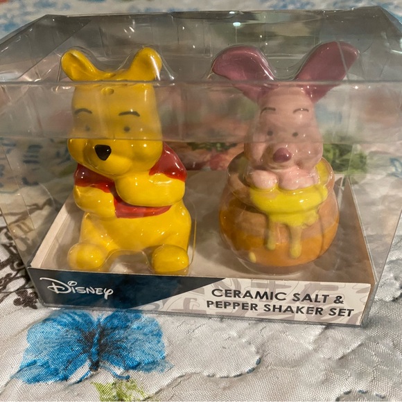 Disney | Kitchen | Disney Ceramic Salt Pepper Shaker Set | Poshmark